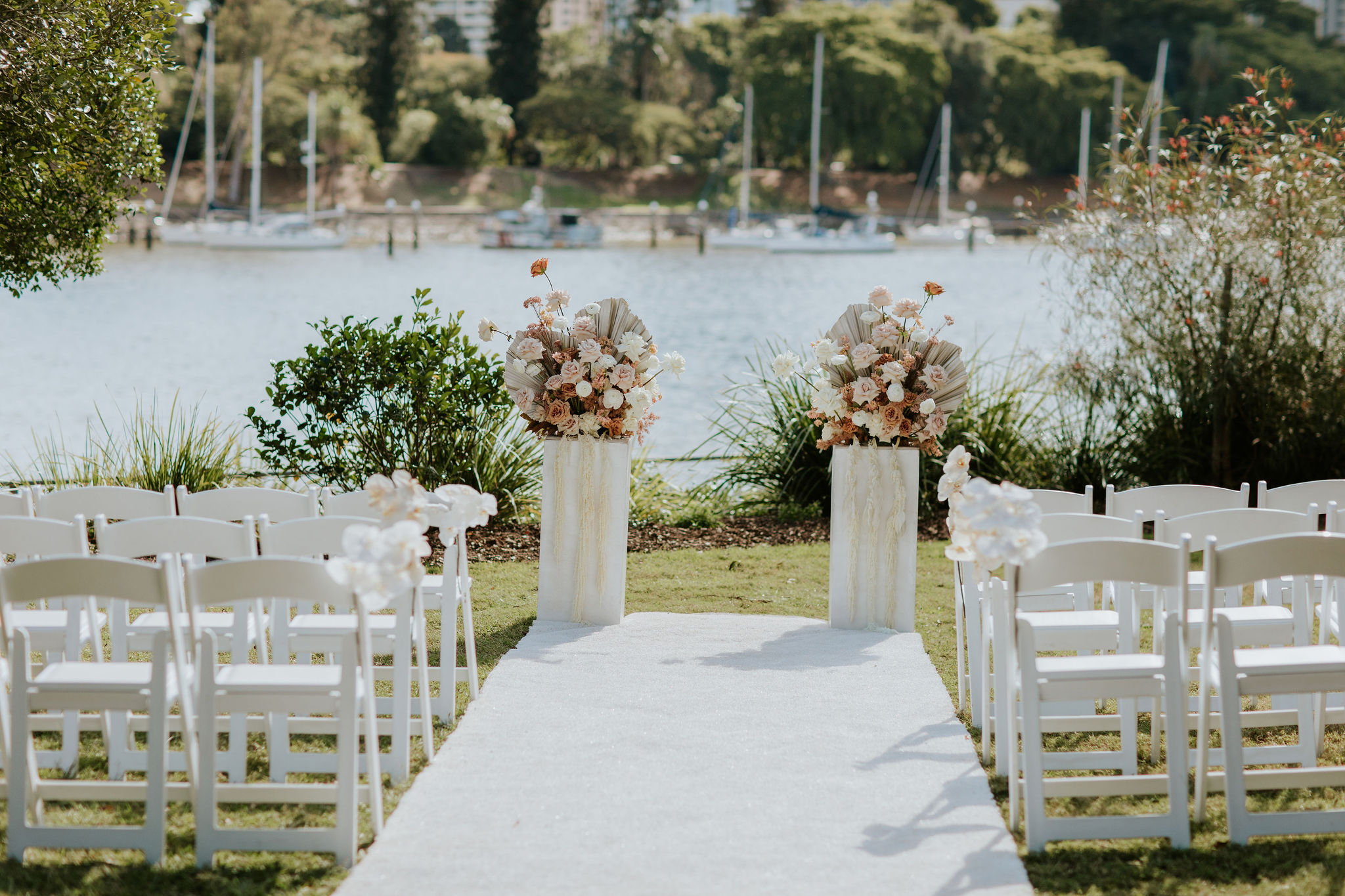 Micro Wedding // Jenolan + Jarron // Kangaroo Point + Rico Dining ...