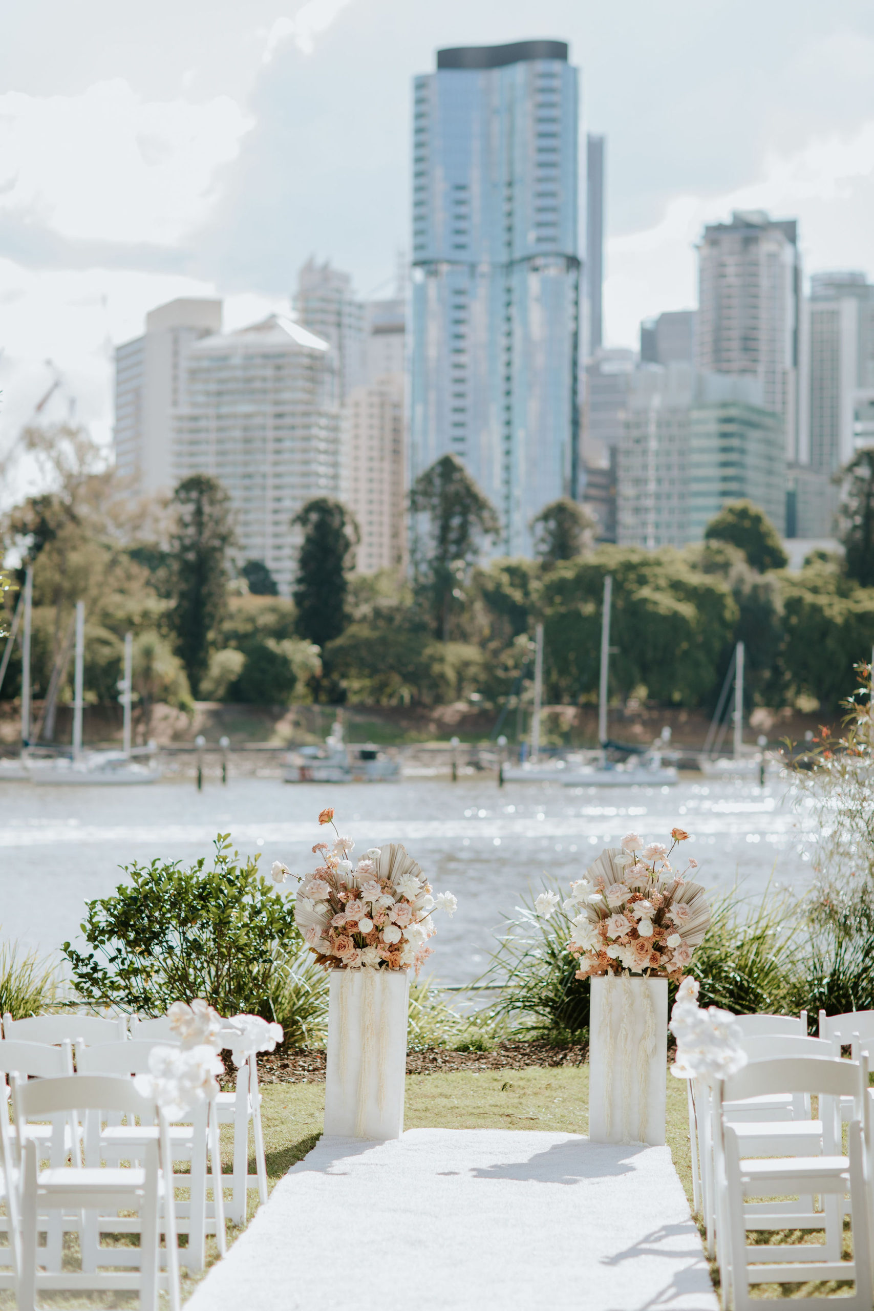 Micro Wedding // Jenolan + Jarron // Kangaroo Point + Rico Dining ...